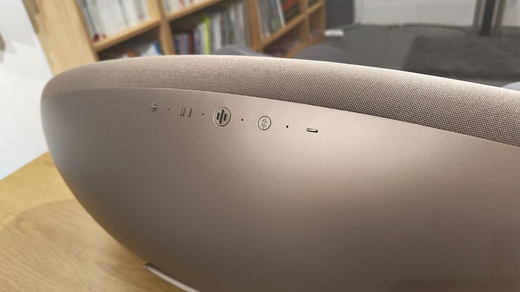 Bowers & Wilkins Zeppelin Pro Edition review: iconic looks with solid ...