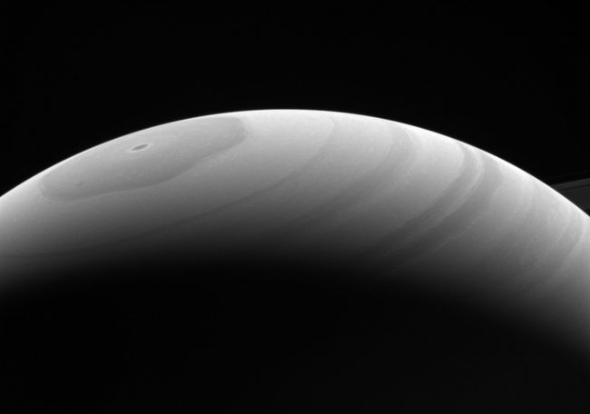 Saturn Basks in Sunlight in Spectacular Summer Solstice View (Photo ...