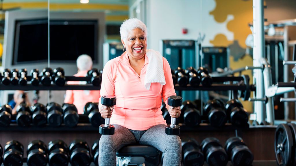 "The more muscle we have, the longer we live"—this trainer explains how ...