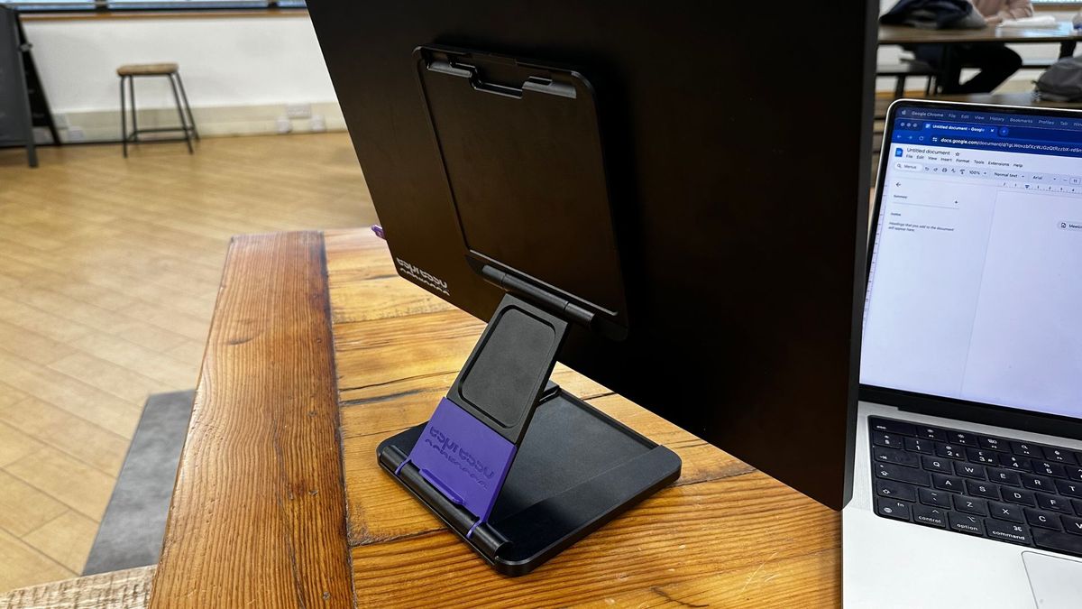 Espresso 17 Pro portable display review: On the go brilliance that ...