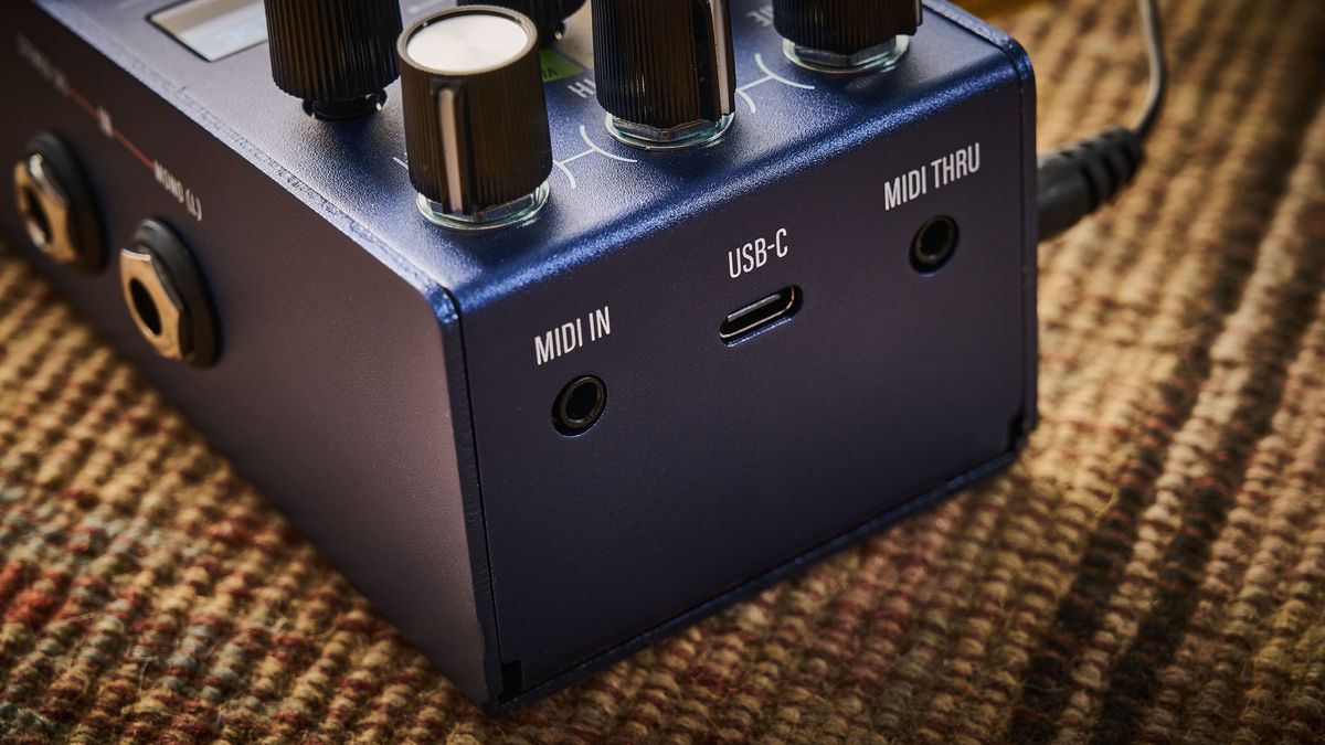 Walrus Audio Mako M1 MKII High-Fidelity Modulation Machine review ...