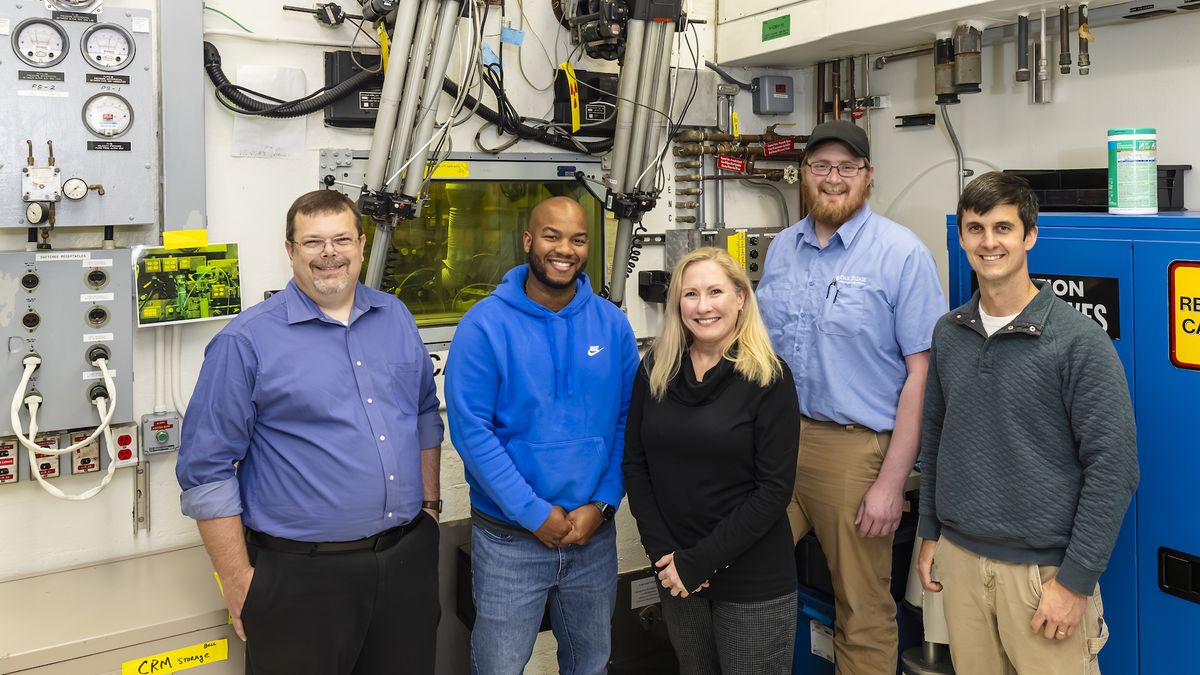 Secrets of radioactive 'promethium' — a rare earth element with ...