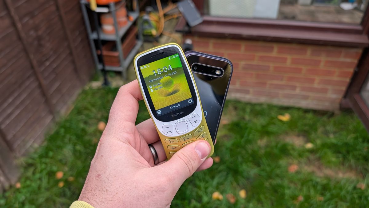 Could you ditch your smartphone for an old-school feature phone ...