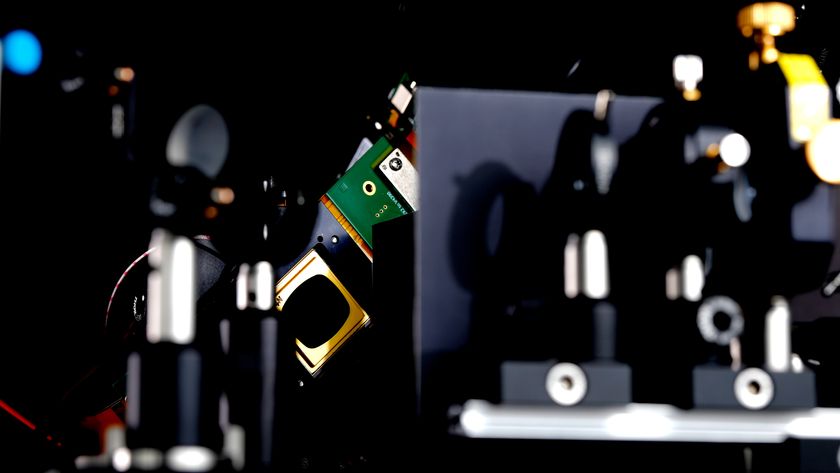 Western Digital to unveil 44TB HAMR HDDs in 2026, 100TB in 2030 | Tom's ...