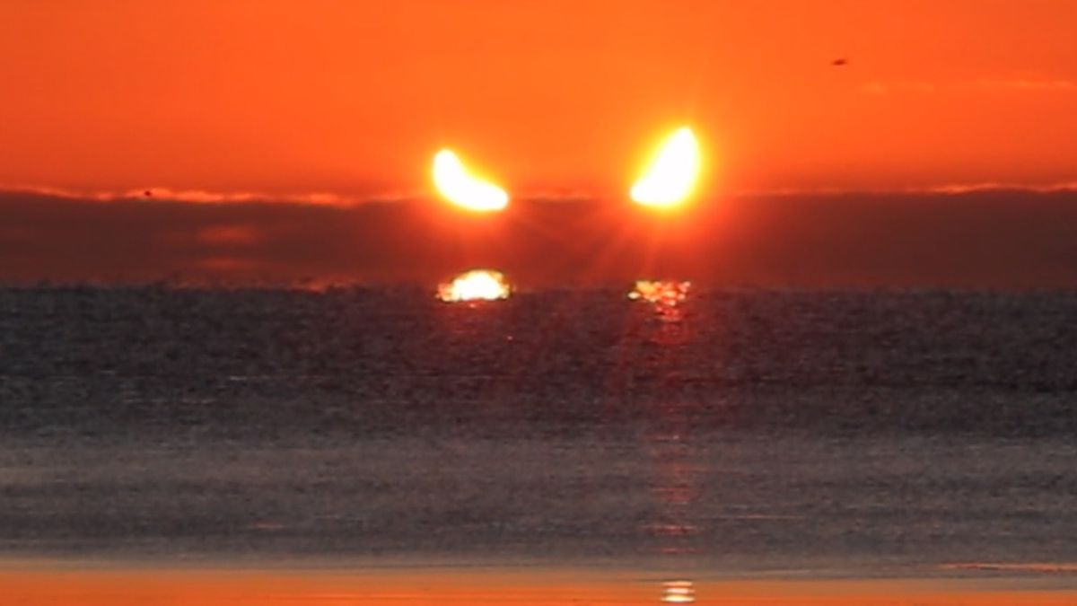 Rare 'double sunrise' captured in Canada by intrepid solar eclipse ...