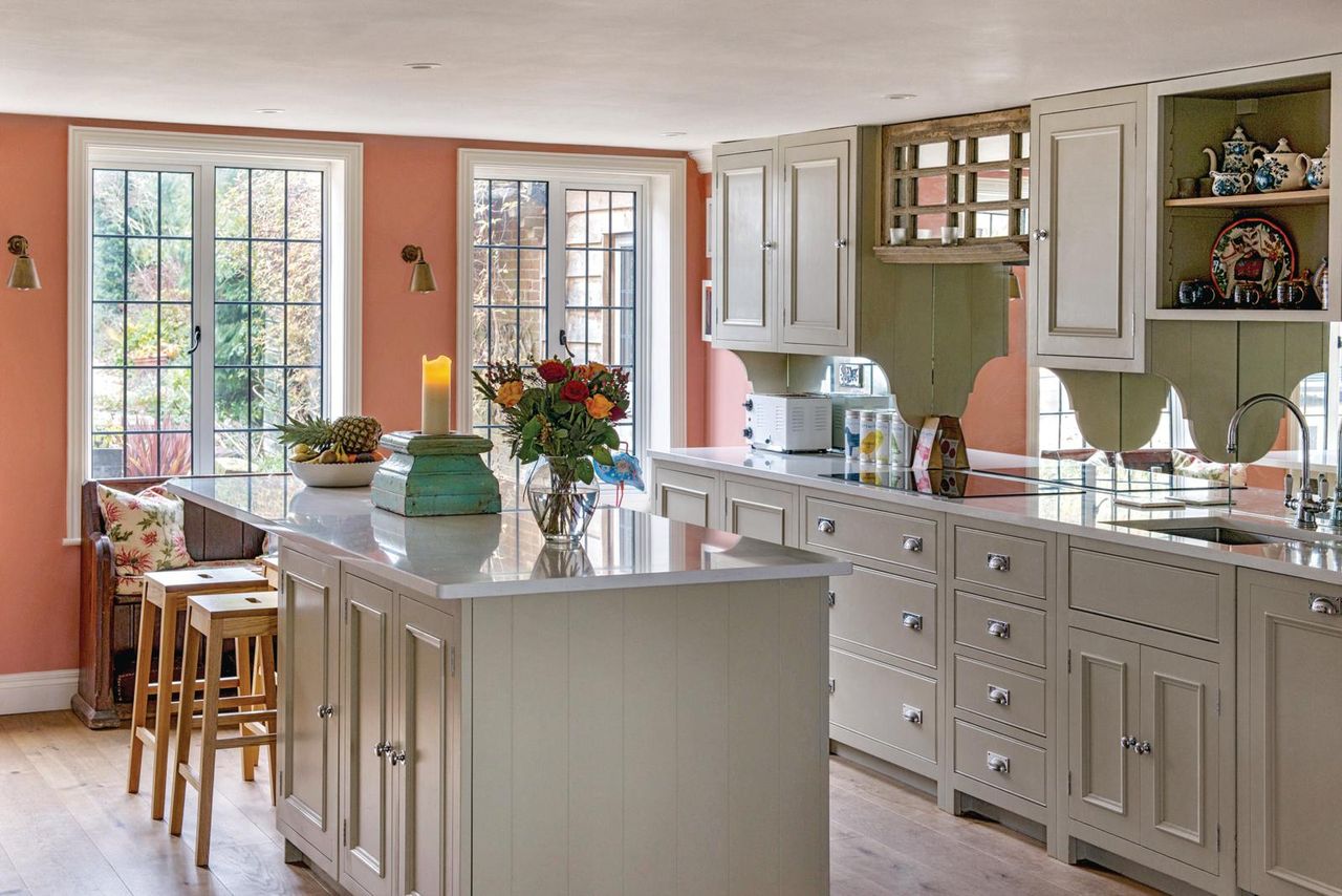 Experts love the pink and green kitchen trend | Homes and Gardens
