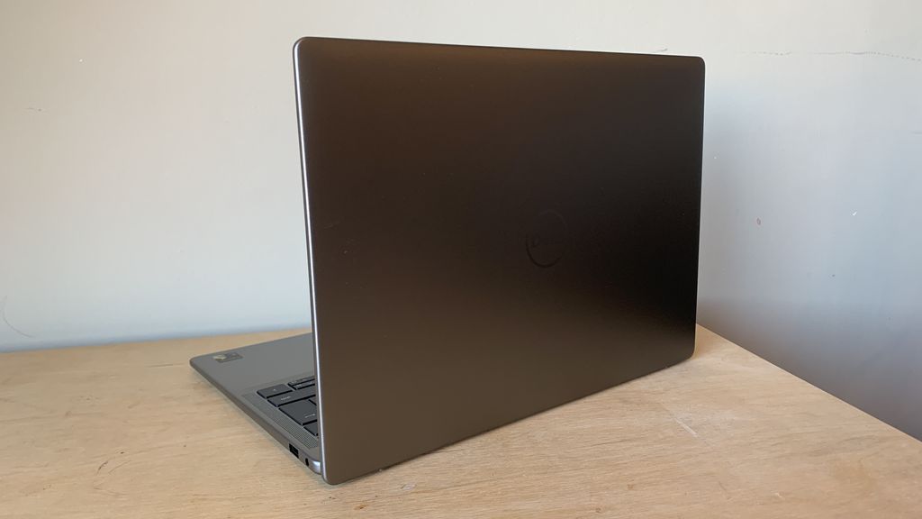 Tested: Dell Latitude 7455 is a Snapdragon-powered laptop you should ...
