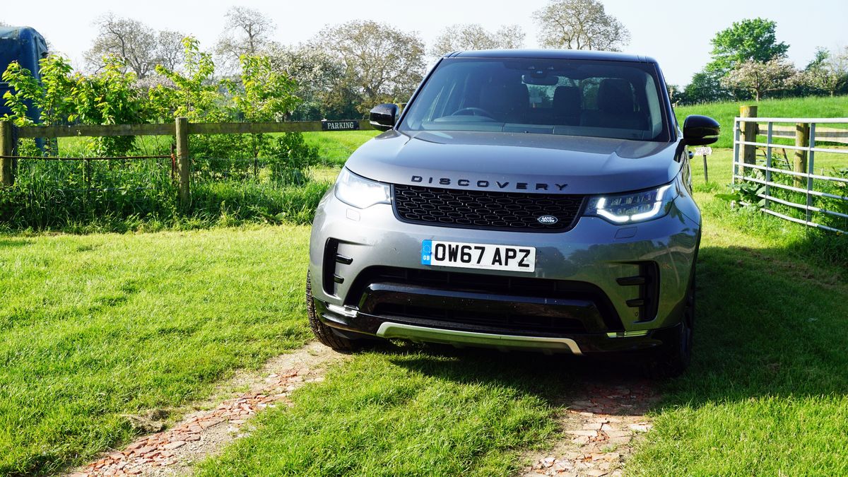 Land Rover Discovery HSE: over ground, uneven ground, Rovering free ...