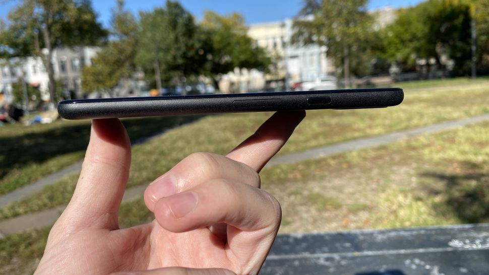 Google insists Pixel 5’s ‘display gap’ is totally normal, don’t worry ...