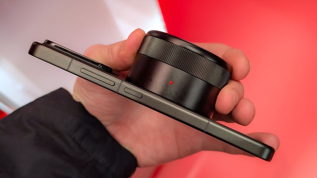 Xiaomi’s new concept attaches a Micro Four Thirds camera to your phone ...