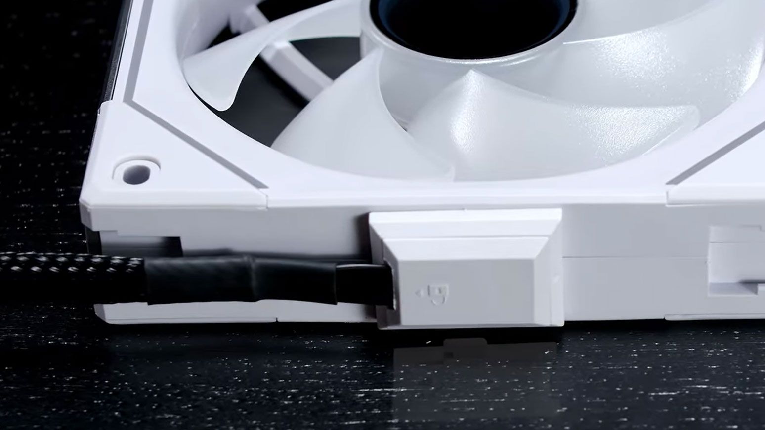 Lian Li vs Phanteks: PC Brands Battle Over RGB Fan Connector Patent ...