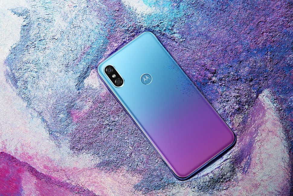 Motorola’s new mid-range P30 phone looks nearly identical to the Huawei ...