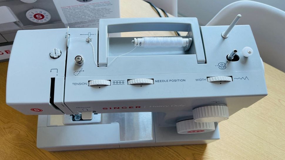 Singer Heavy Duty 4423 review | Creative Bloq