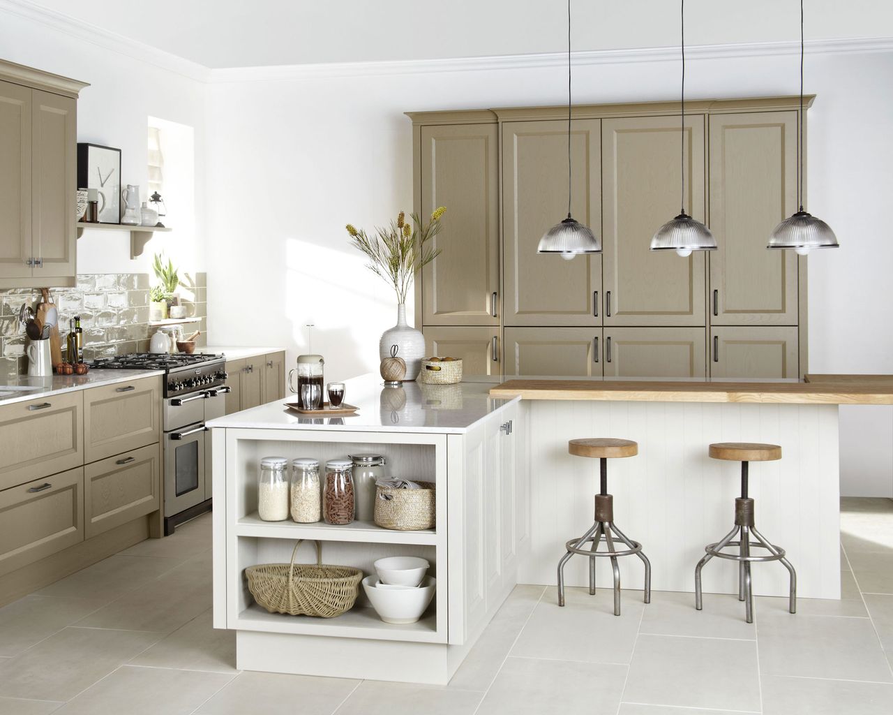 11 farmhouse kitchen island ideas – cozy and rustic designs | Real Homes