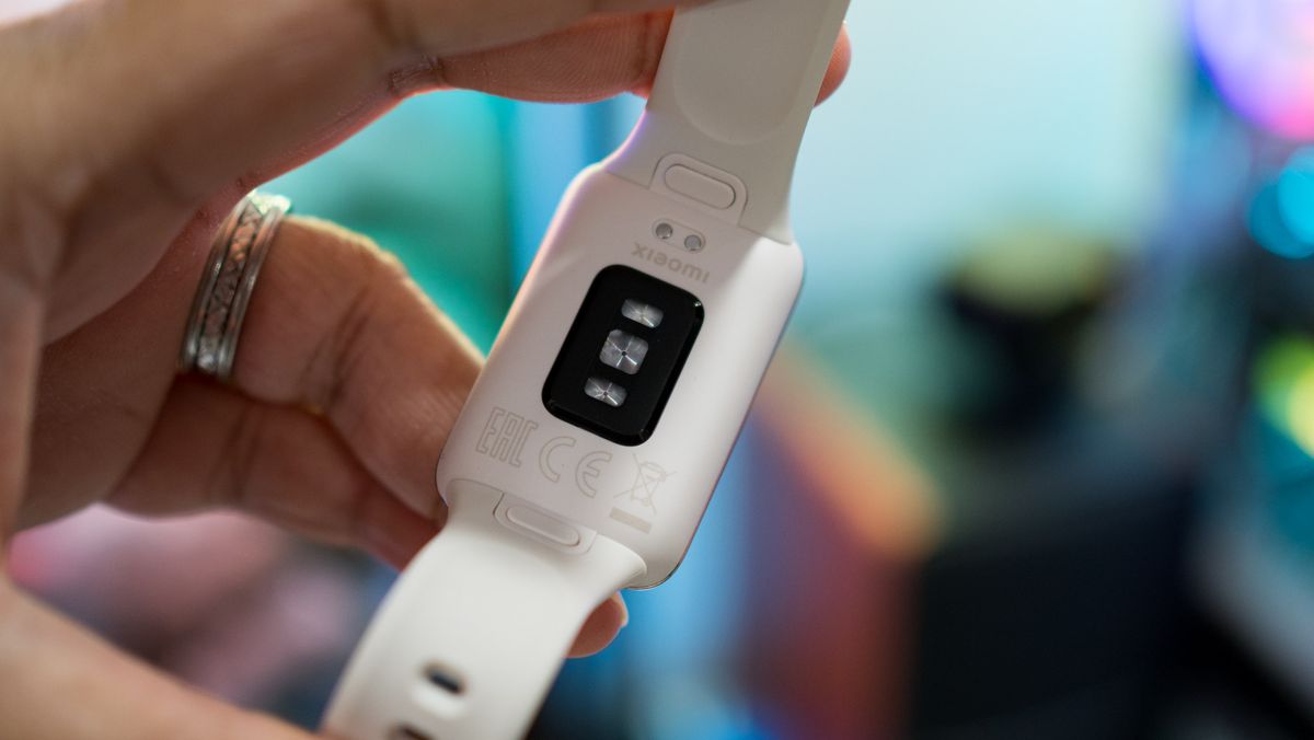 Xiaomi Smart Band 7 Pro review: This oversized Mi Band 7 has a few ...
