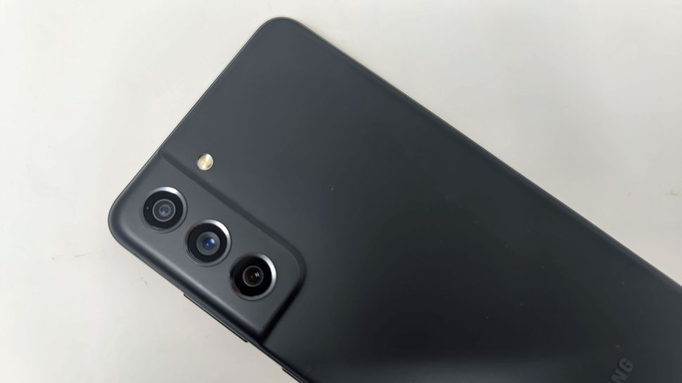 Samsung Galaxy S21 FE review: not the cheap phone we hoped for | TechRadar