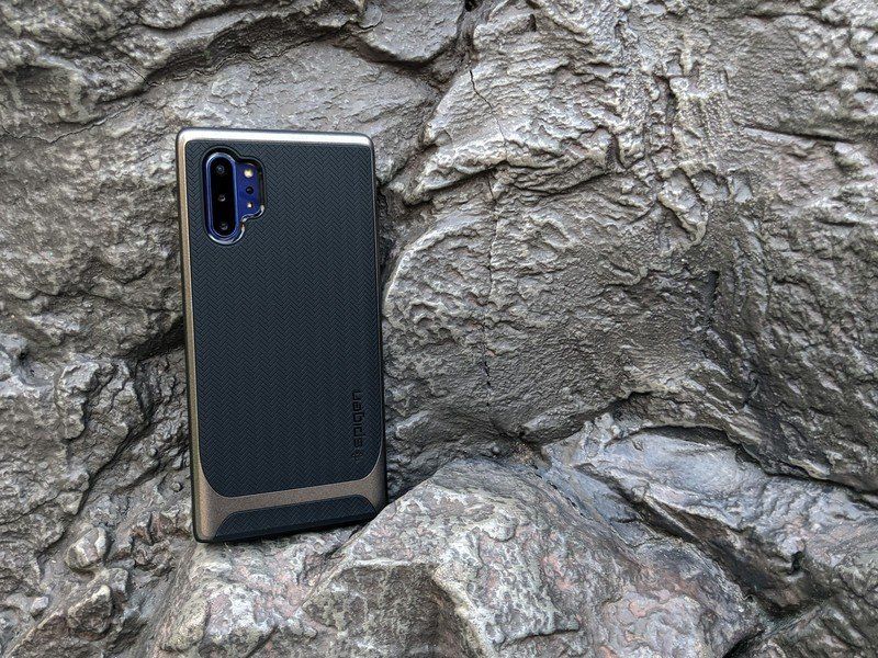Spigen Neo Hybrid Note 10+ Case review: Herringbone is back, baby ...