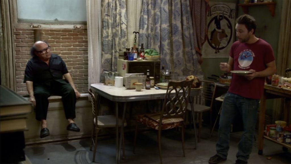 32 Crazy Moments With Danny DeVito's Frank Reynolds On It's Always ...