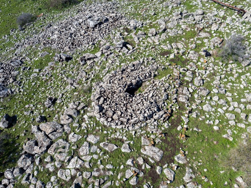 Rock Art Discovered in 'Dark Ages' Tomb in Israel | Live Science