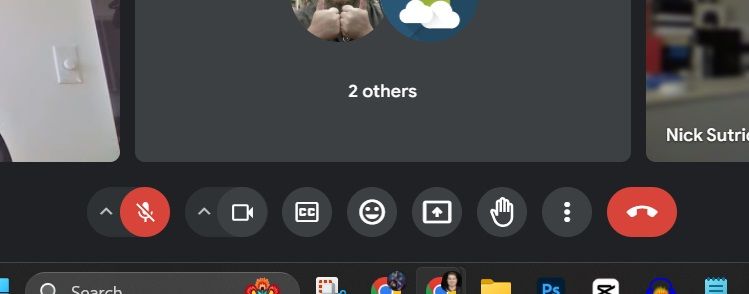 Google Meet slides in time-saving UI update for its toolbar on desktop ...