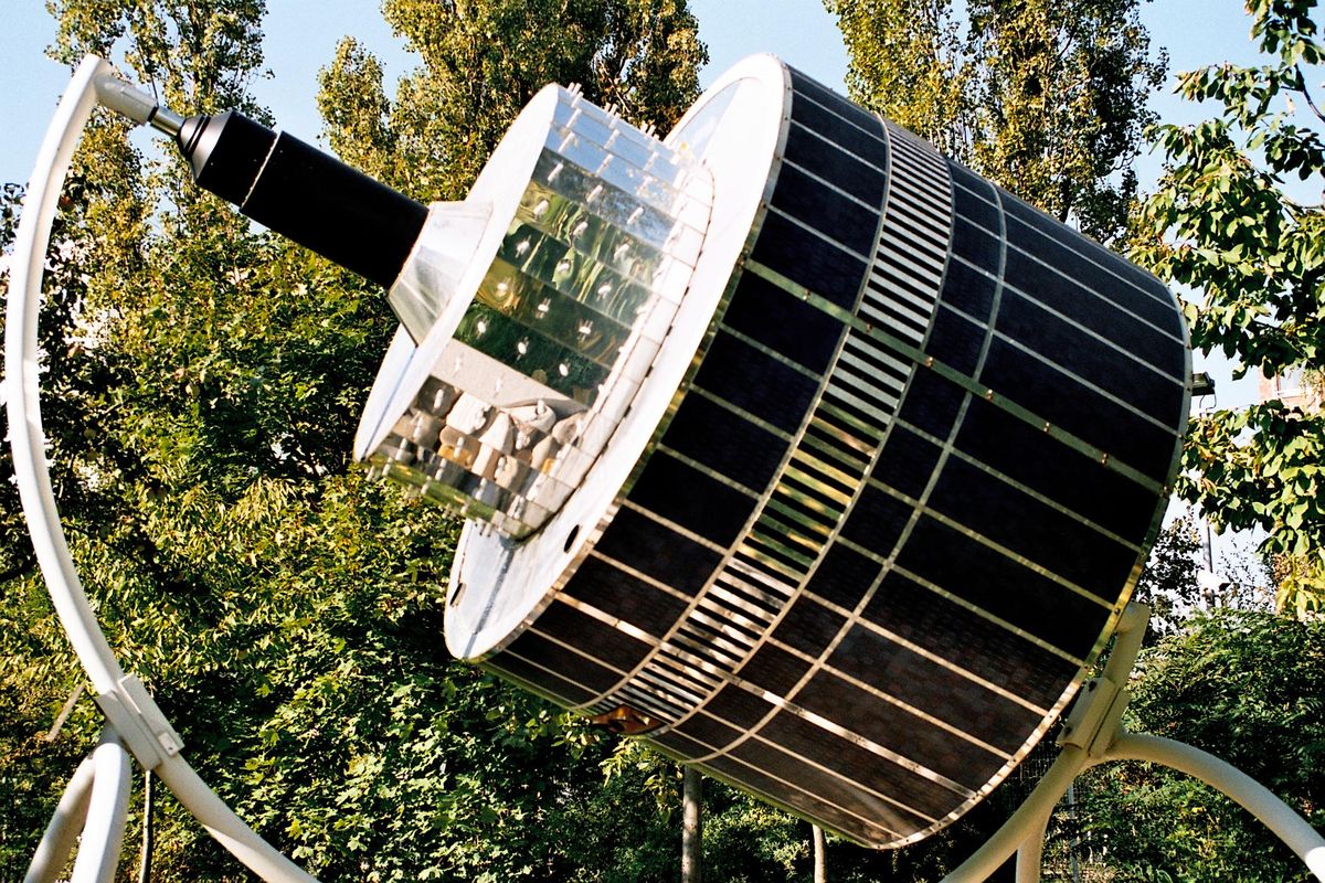 Old Weather Satellite Headed to 'Graveyard Orbit' | Space