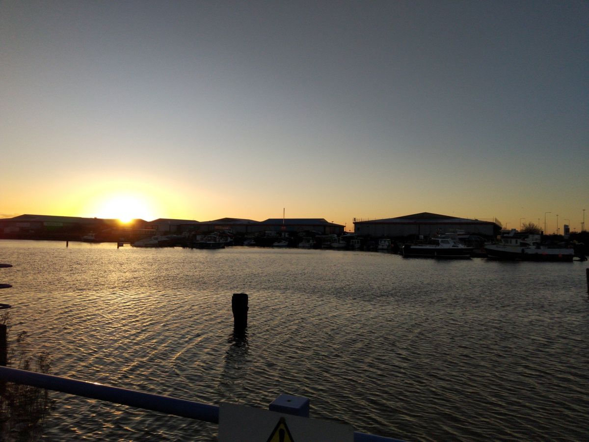 Razer Phone review: An Android handset with a sharp design and an ...