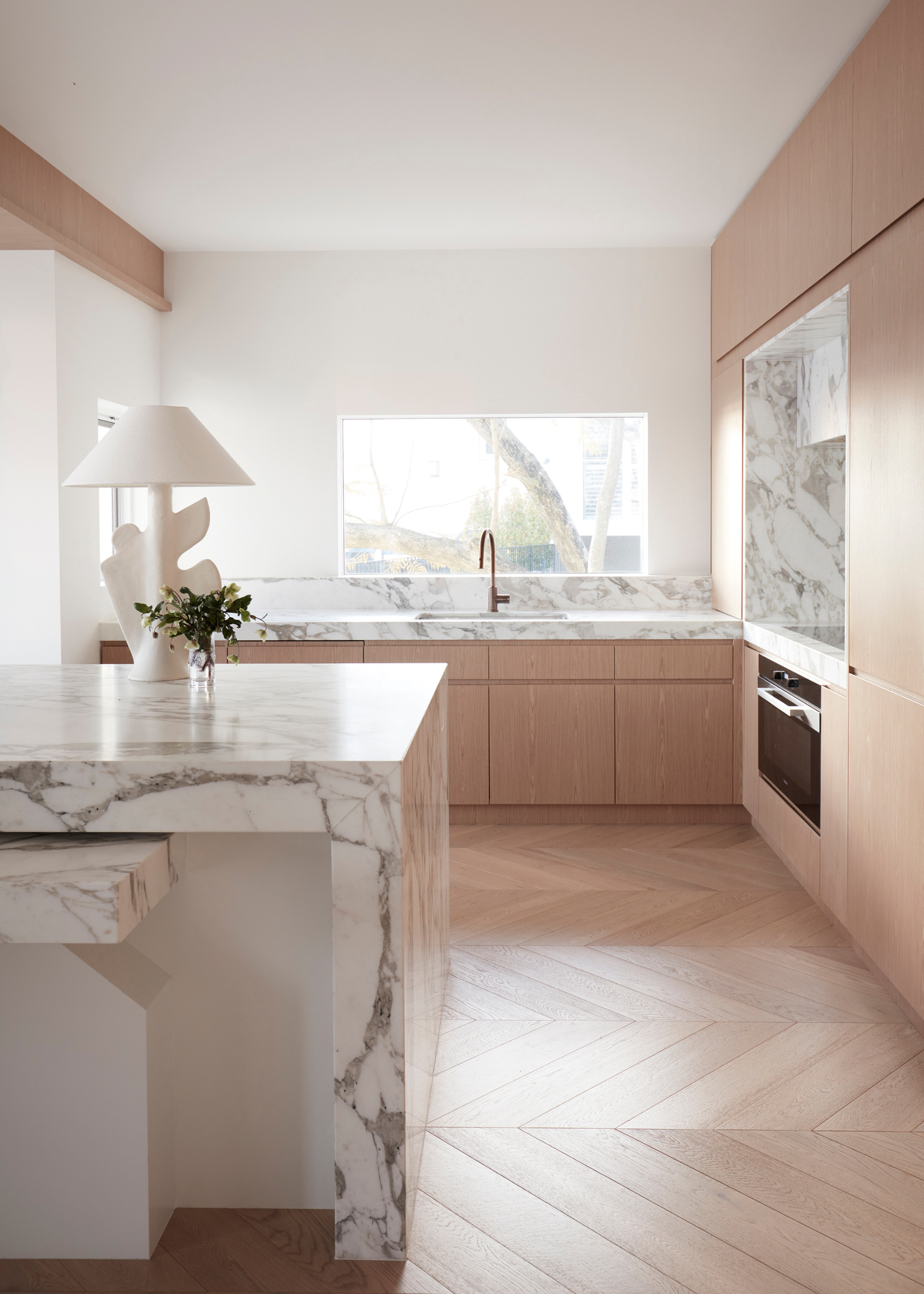 3 Kitchen Island Measurements That Designers Always Use | Livingetc