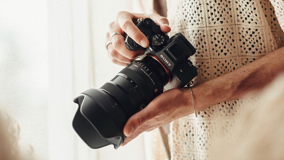 Sigma's new flagship lens sets new standards for standard zooms ...