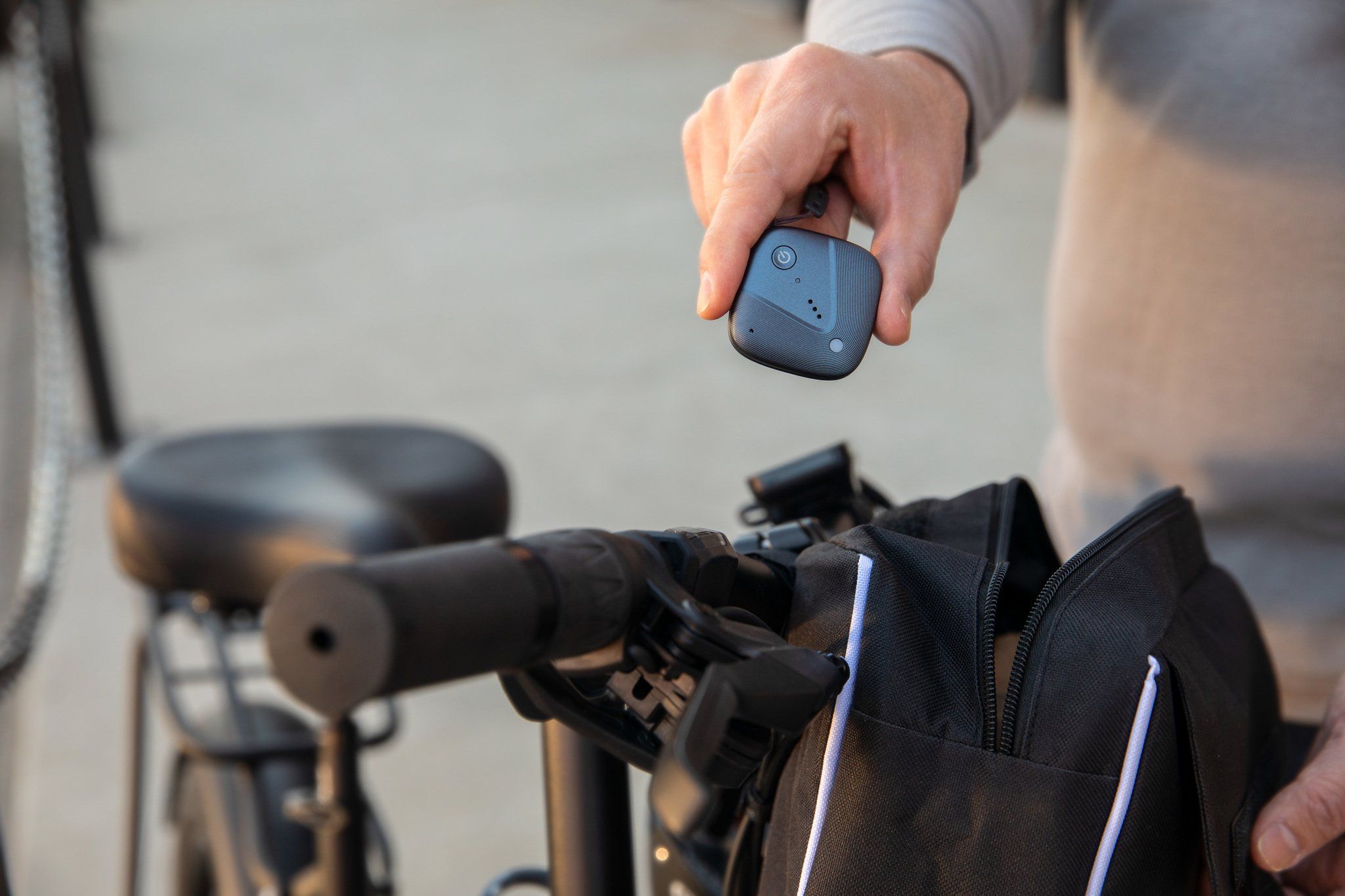 T-Mobile's new SyncUp Tracker uses LTE to find your things from miles ...