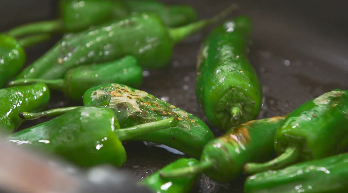 How to cook Padron peppers with chef Joe Howley | GoodtoKnow