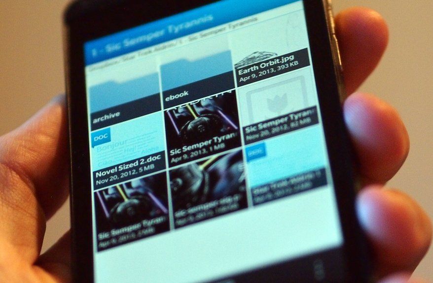 Phone Wars: In the fight for the cloud, who wins? - Talk Mobile ...