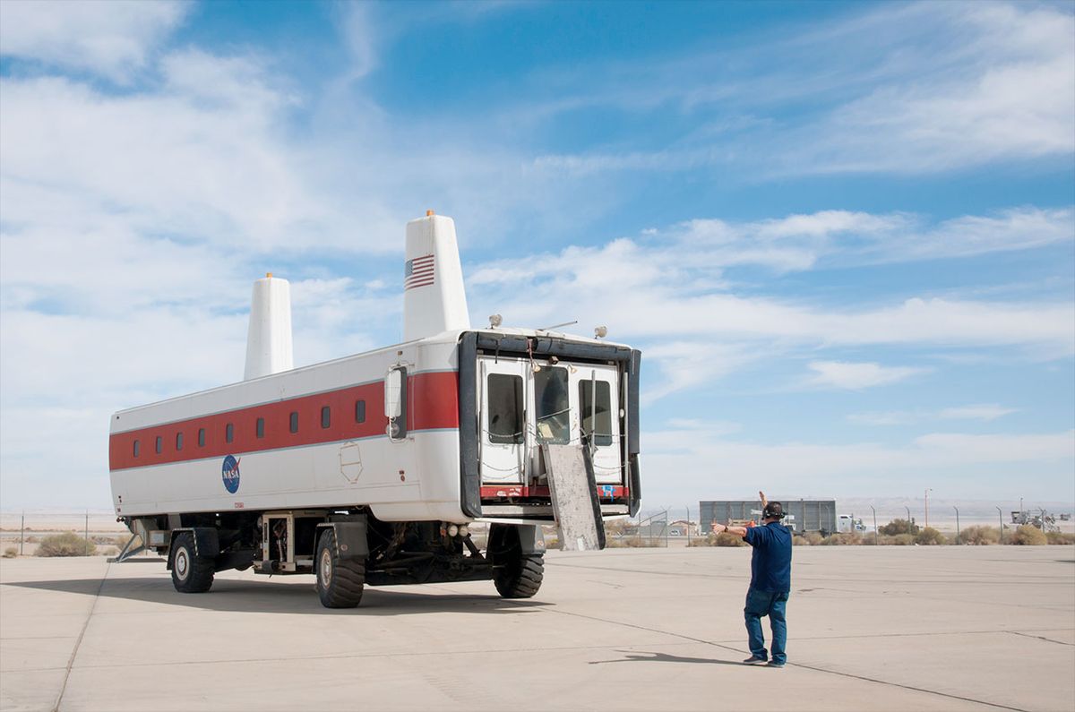 NASA Loans Lunar Landing 'Flying Bedstead,' Shuttle Transport for ...