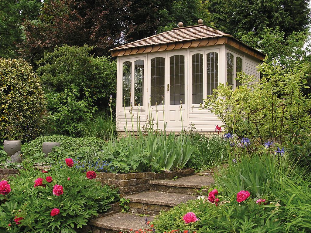 Summer house ideas: 12 beautiful designs for relaxing garden rooms ...