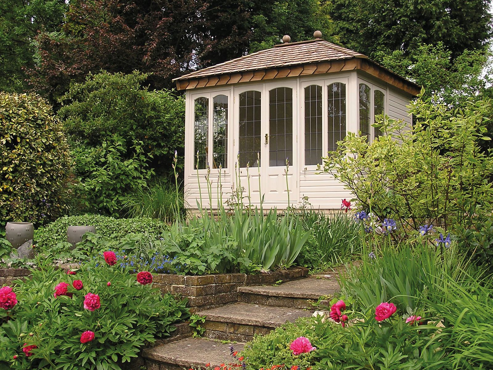 Summer house ideas: 12 beautiful designs for relaxing garden rooms ...