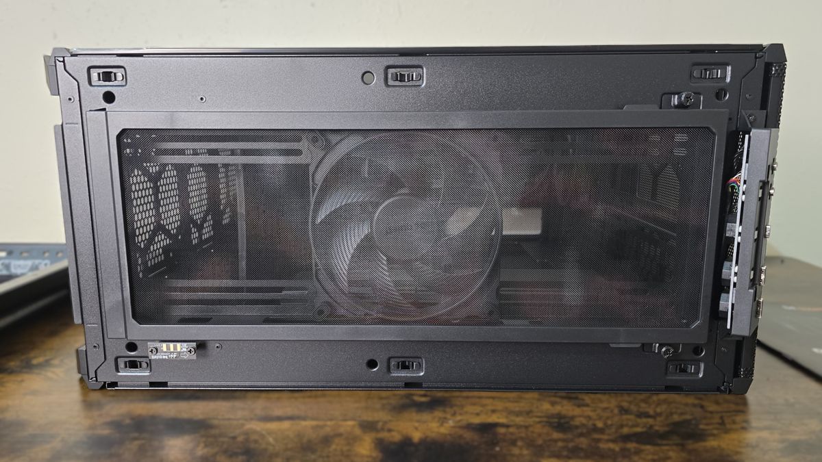 Be Quiet Dark Base 701 Case Review: Premium craftsmanship, excellent ...