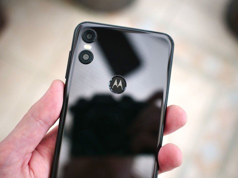 Motorola One review: The meat-and-potatoes smartphone | Android Central