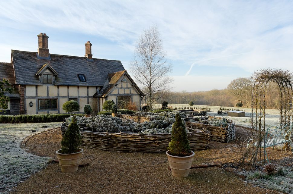 Expert tips for preparing a garden for winter | Homebuilding