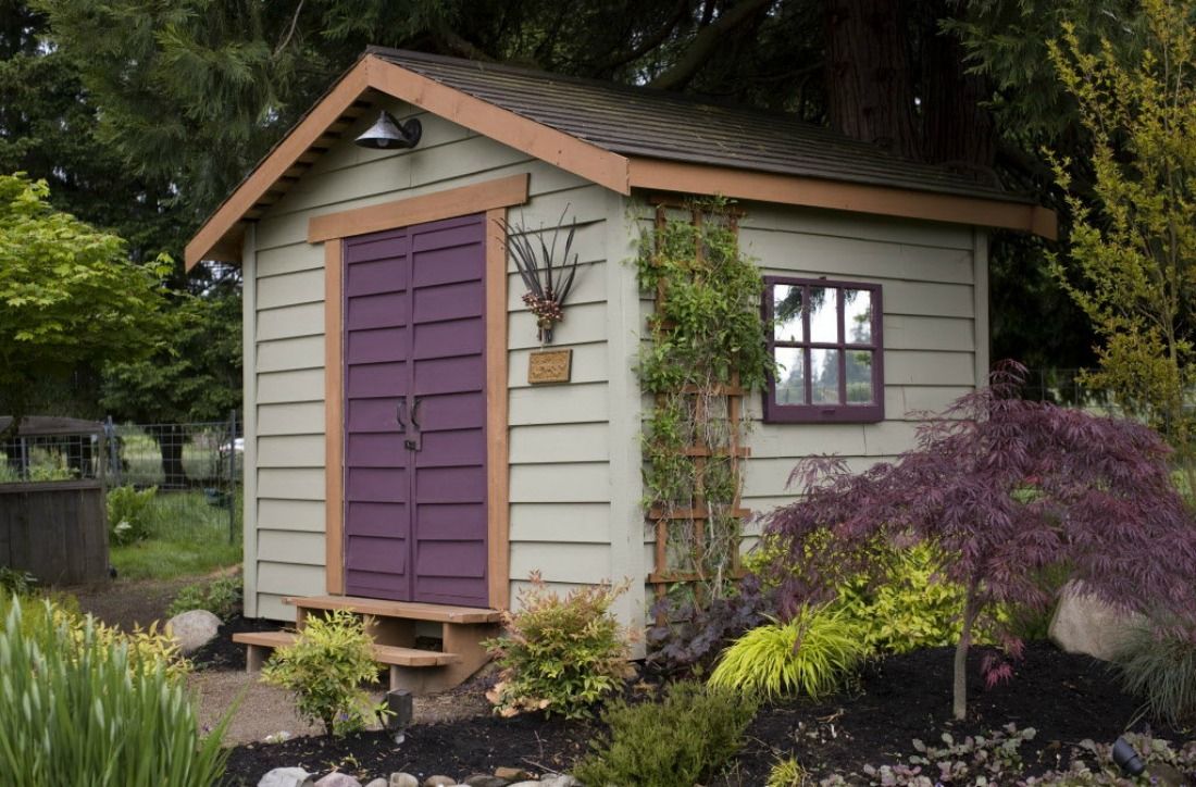Shed paint ideas – how to pick & apply weatherproof paint for the job ...