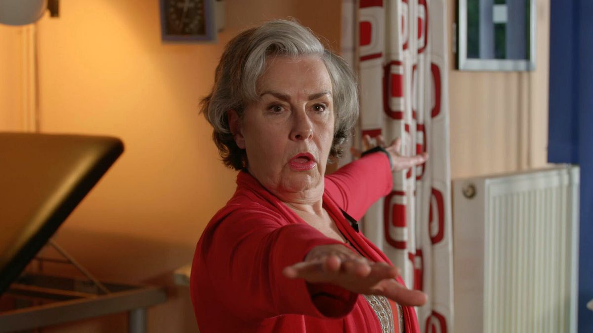 Doctors spoilers: Who helps Scarlett Kiernan and her dad? | What to Watch