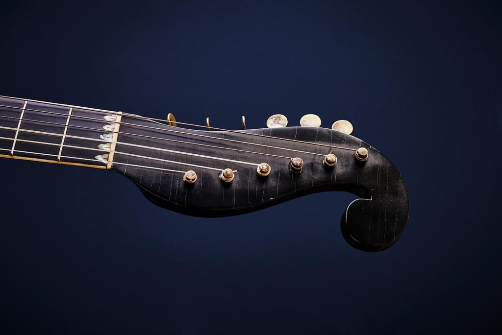 The history of Martin's earliest acoustic guitar designs, from the ...
