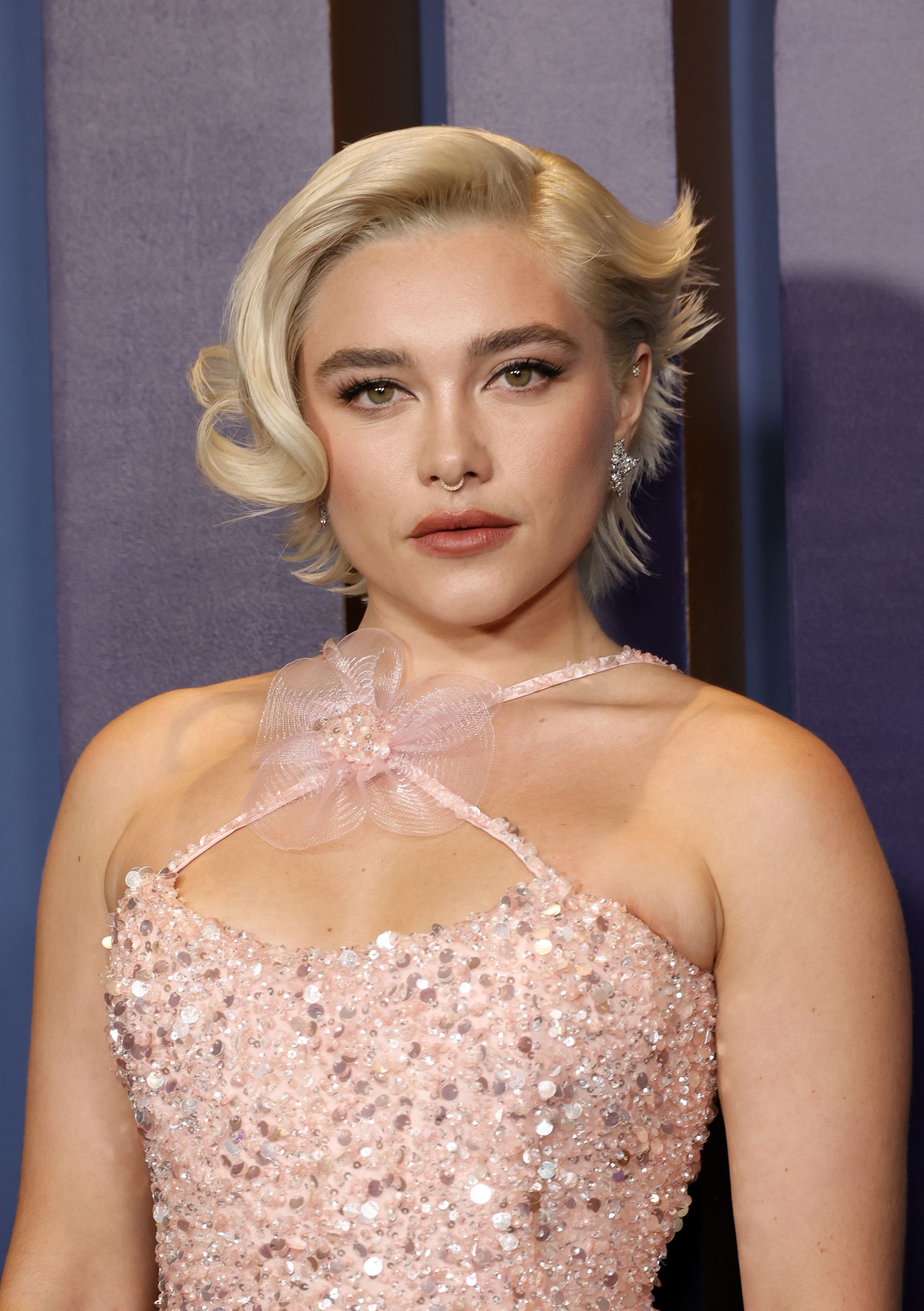 Florence Pugh's Latest Grow-Out Hairstyle Features a Sculptural Swoop ...
