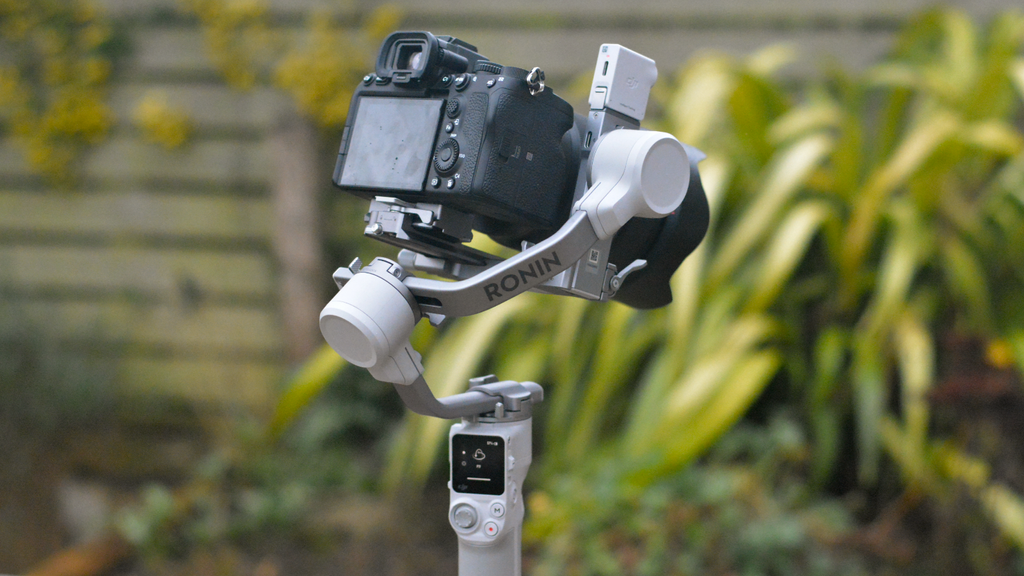 DJI RS 4 Mini review: a game-changing gimbal for content creators ...