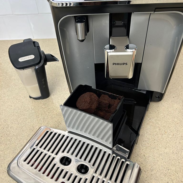 I tried Philips new bean-to-cup coffee machine, which has 20 iced and ...