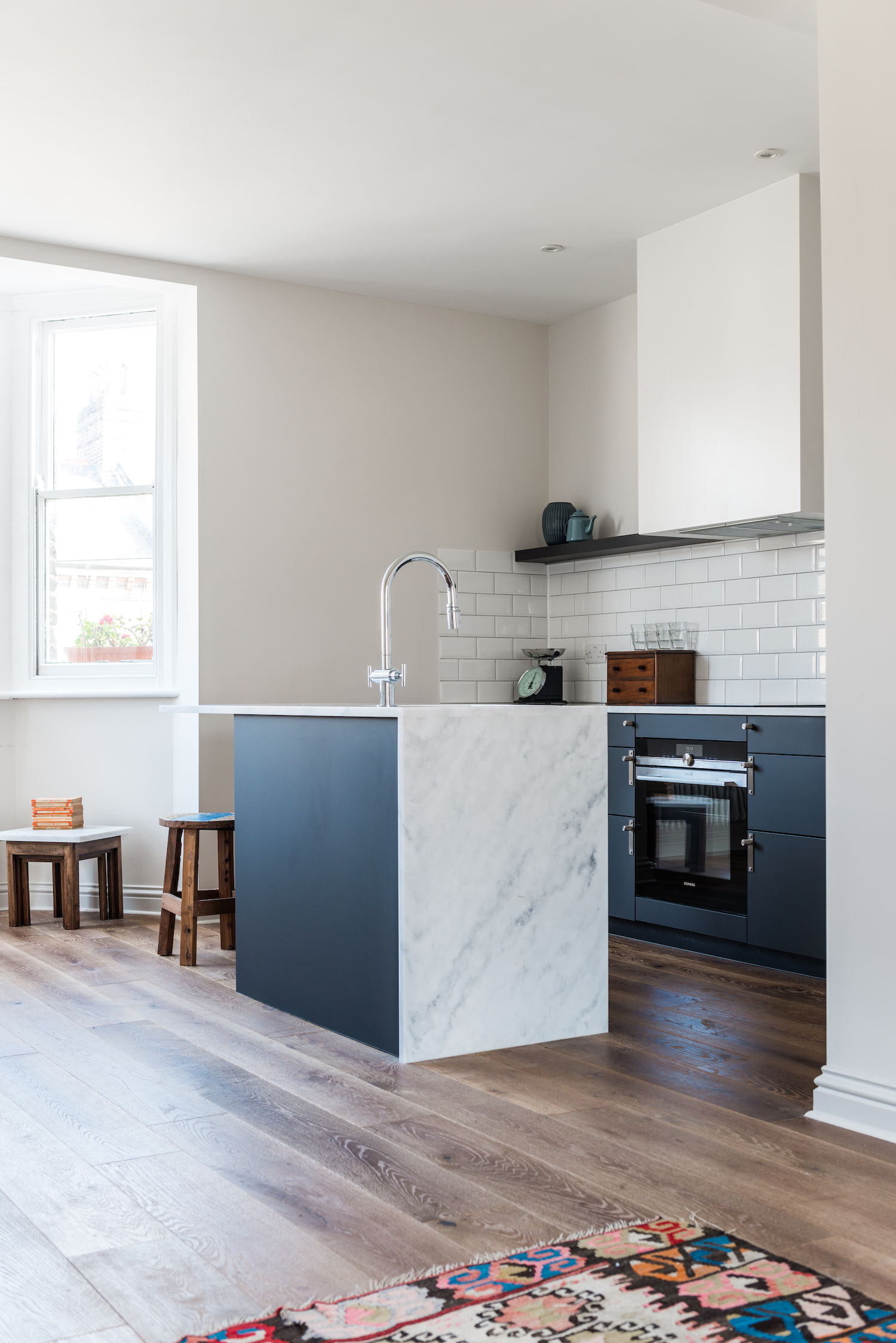 Small Kitchen Layout Ideas: 10 Clever Design Ideas For Small Kitchens ...