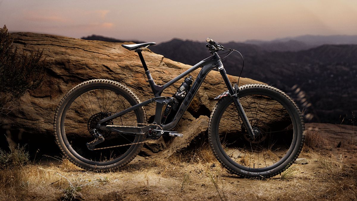 Trek's new Slash 29er has more travel, in-frame storage and a revamped ...