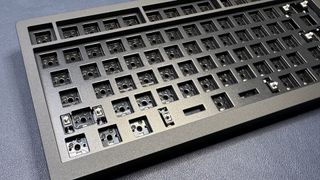 Inland Gaming MK Pro 75% Barebone Edition Review: Solid Custom Starter ...