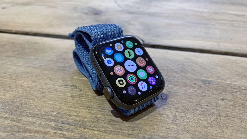 Fitbit Versa vs Apple Watch 4: two of the greatest smartwatches clash ...