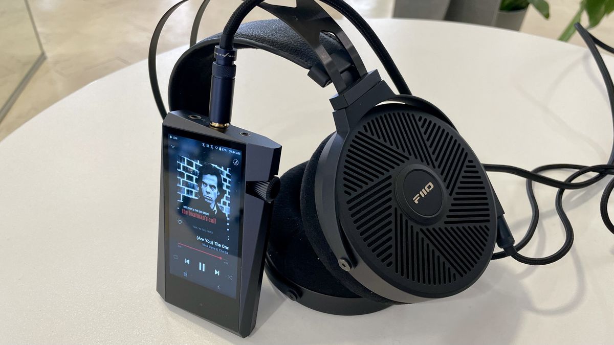 Getting into hi-res audio? This is the hi-res player and headphones I ...