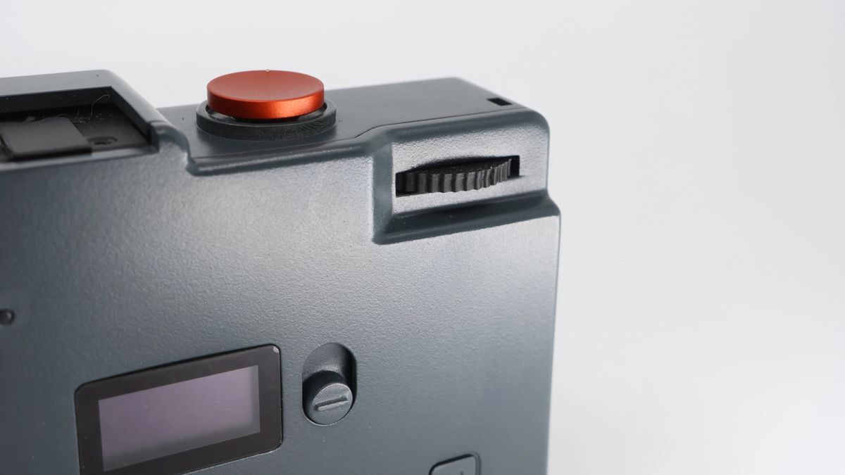 This photographer couldn’t find a film-inspired compact camera he liked ...