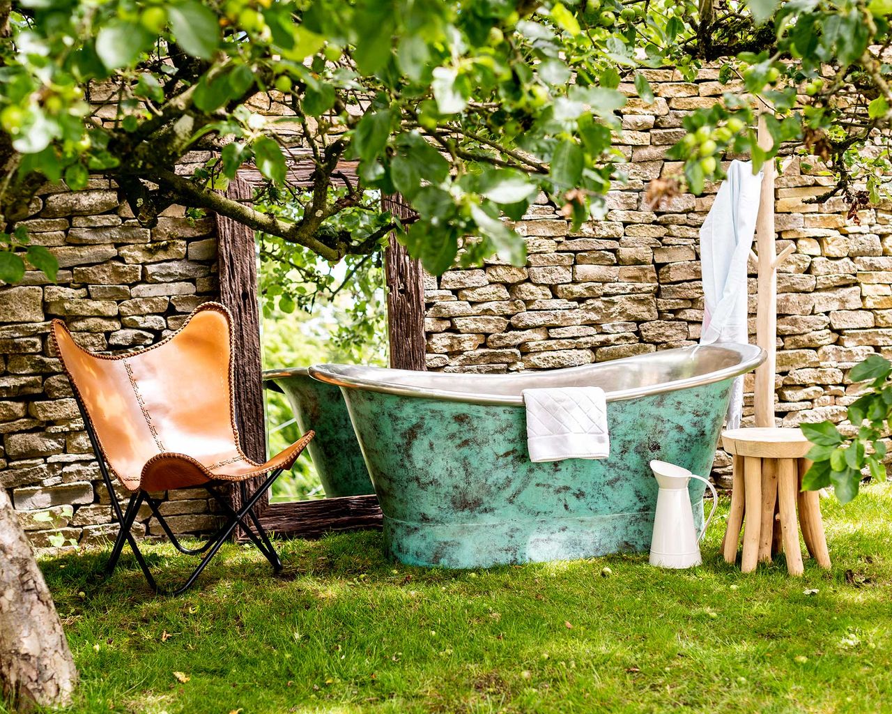 Outdoor bathtub ideas: 11 stylish designs for a relaxing soak out in ...